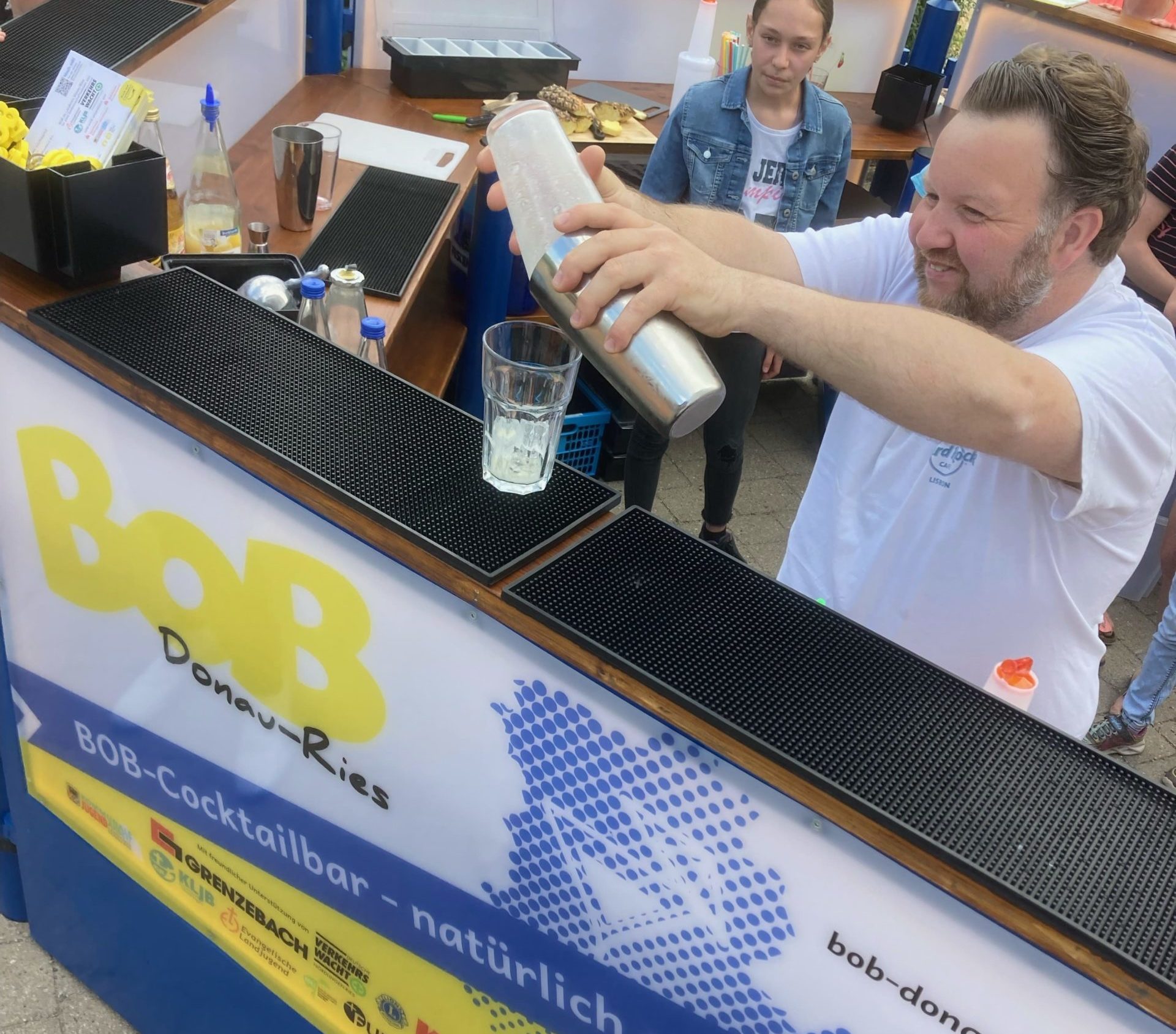 Cocktails mixen beim Meet & Shake – BOB Donau-Ries